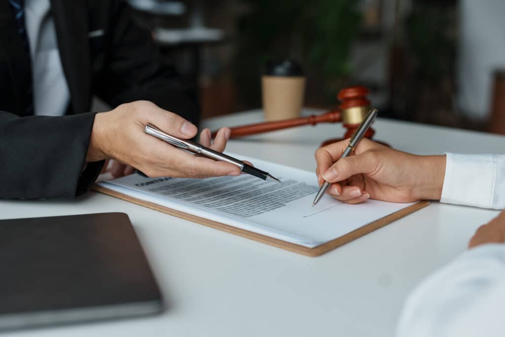 Exclusive Licenses: Strategies and Implications - Monte-Carlo Lifestyle